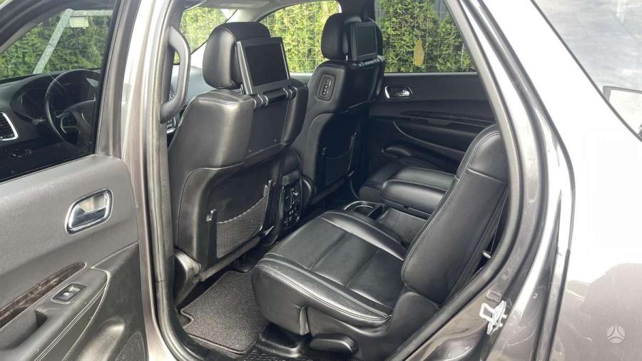 Black Dodge Durango 2014 in Silale, with an engine capacity of 5.65 L and mileage of 198 thousand km for 14200 €, photo 17 on AUTOMOTO.COM.LV