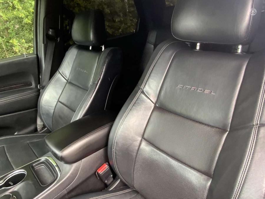 Black Dodge Durango 2014 in Klaipeda, with an engine capacity of 3.60 L and mileage of 262 thousand km for 13500 €, photo 15 on AUTOMOTO.COM.LV