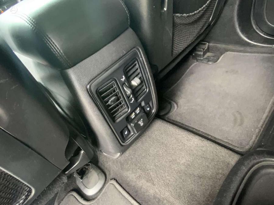 Black Dodge Durango 2014 in Klaipeda, with an engine capacity of 3.60 L and mileage of 262 thousand km for 13500 €, photo 18 on AUTOMOTO.COM.LV