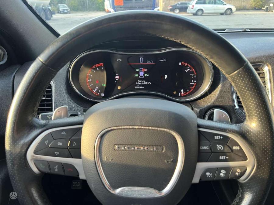 Black Dodge Durango 2014 in Siauliai, with an engine capacity of 5.65 L and mileage of 237 thousand km for 9200 €, photo 10 on AUTOMOTO.COM.LV