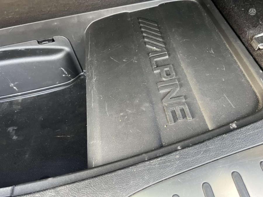 Black Dodge Durango 2014 in Siauliai, with an engine capacity of 5.65 L and mileage of 237 thousand km for 9200 €, photo 15 on AUTOMOTO.COM.LV
