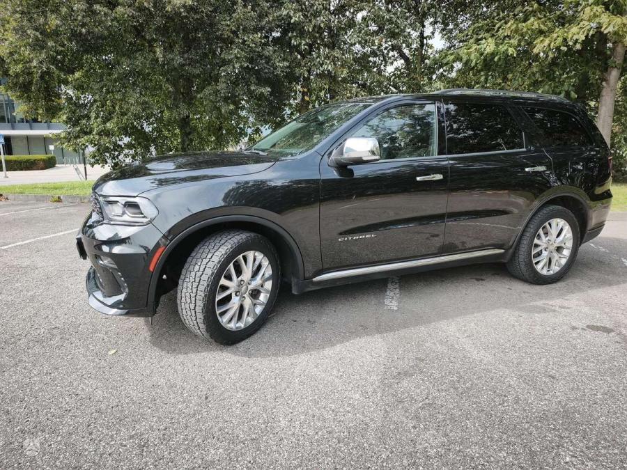 Melns Dodge Durango 2014 Viļņa, ar dzinēja tilpumu 3.60 L un nobraukumu 211 tūkst. km par 15400 €, foto 3 vietnē AUTOMOTO.COM.LV