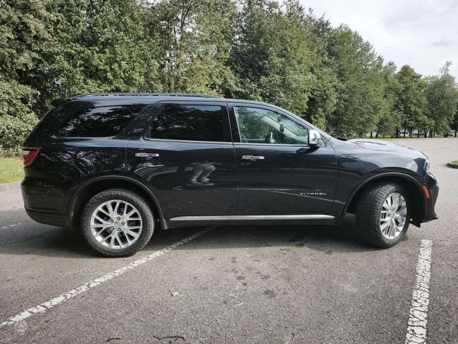 Melns Dodge Durango 2014 Viļņa, ar dzinēja tilpumu 3.60 L un nobraukumu 211 tūkst. km par 15400 €, foto 9 vietnē AUTOMOTO.COM.LV
