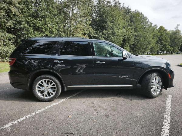Black Dodge Durango 2014 in Vilnius, with an engine capacity of 3.60 L and mileage of 211 thousand km for 15400 €, photo 9 on AUTOMOTO.COM.LV