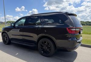 Black Dodge Durango 2015 in Gargzdai, with an engine capacity of 3.60 L and mileage of 169 thousand km for 15700 €, photo 4 on AUTOMOTO.COM.LV