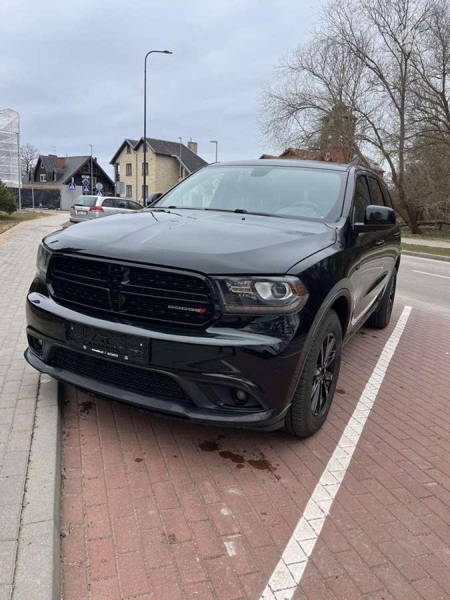 Black Dodge Durango 2015 in Klaipeda, with an engine capacity of 3.60 L and mileage of 256 thousand km for 12200 €, photo 1 on AUTOMOTO.COM.LV