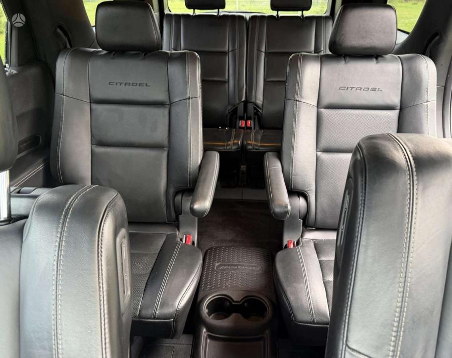 Black Dodge Durango 2015 in Gargzdai, with an engine capacity of 3.60 L and mileage of 169 thousand km for 15700 €, photo 9 on AUTOMOTO.COM.LV