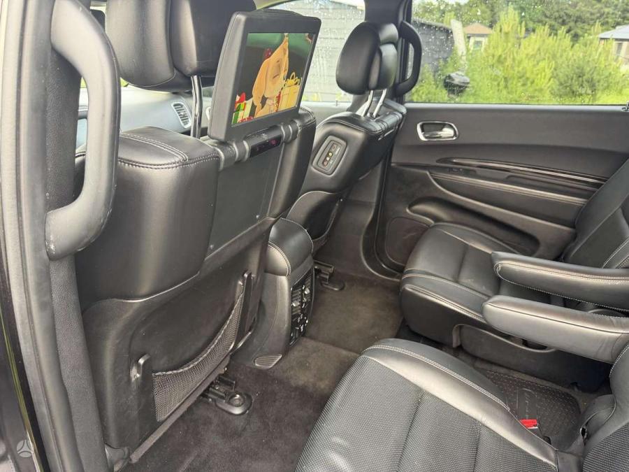 Black Dodge Durango 2015 in Gargzdai, with an engine capacity of 3.60 L and mileage of 169 thousand km for 15700 €, photo 11 on AUTOMOTO.COM.LV
