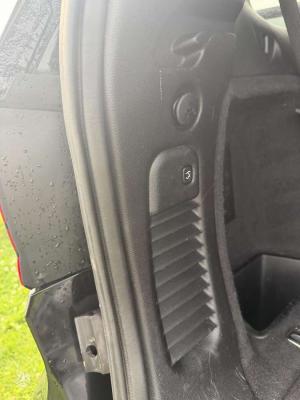 Black Dodge Durango 2015 in Gargzdai, with an engine capacity of 3.60 L and mileage of 169 thousand km for 15700 €, photo 13 on AUTOMOTO.COM.LV