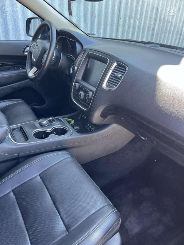 Black Dodge Durango 2015 in Klaipeda, with an engine capacity of 3.60 L and mileage of 275 thousand km for 12900 €, photo 9 on AUTOMOTO.COM.LV