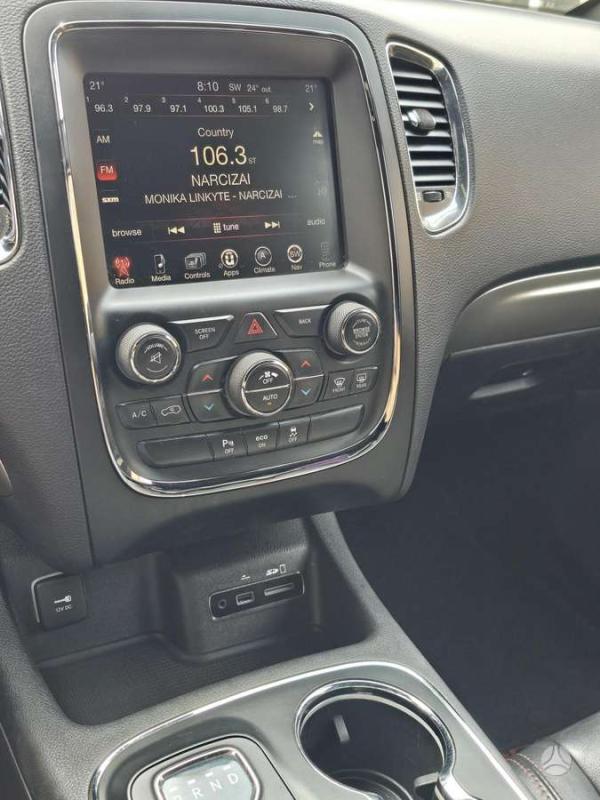 Black Dodge Durango 2015 in Siauliai, with an engine capacity of 5.65 L and mileage of 203 thousand km for 8950 €, photo 9 on AUTOMOTO.COM.LV