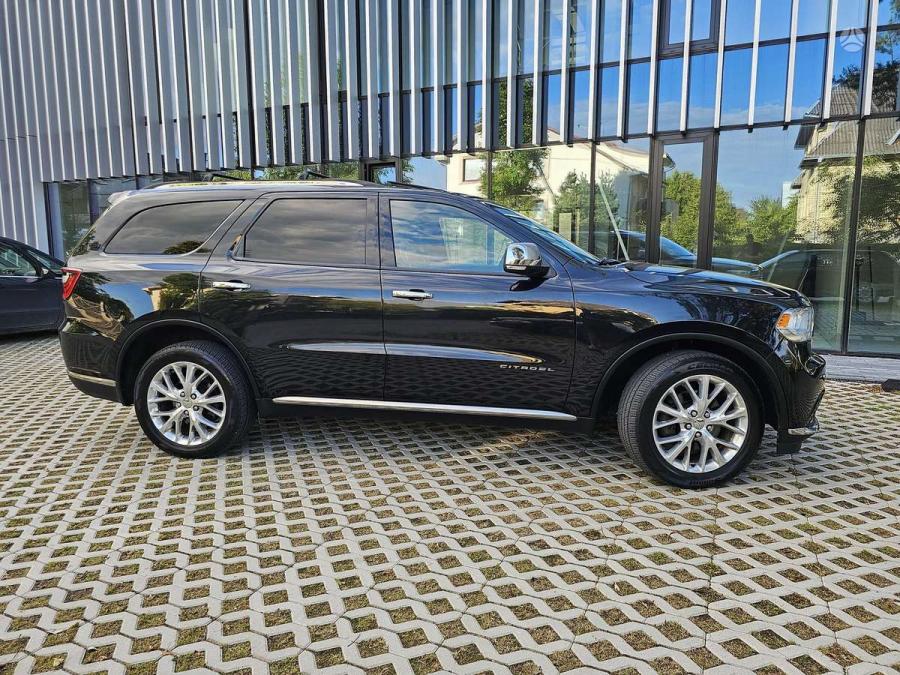 Black Dodge Durango 2015 in Kaunas, with an engine capacity of 5.65 L and mileage of 161 thousand km for 15500 €, photo 10 on AUTOMOTO.COM.LV