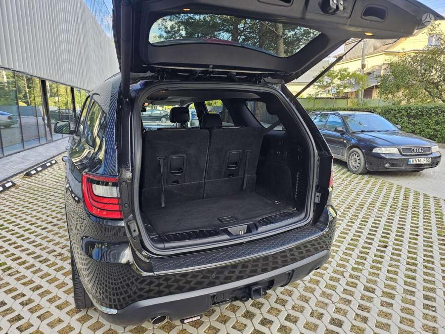 Black Dodge Durango 2015 in Kaunas, with an engine capacity of 5.65 L and mileage of 161 thousand km for 15500 €, photo 13 on AUTOMOTO.COM.LV