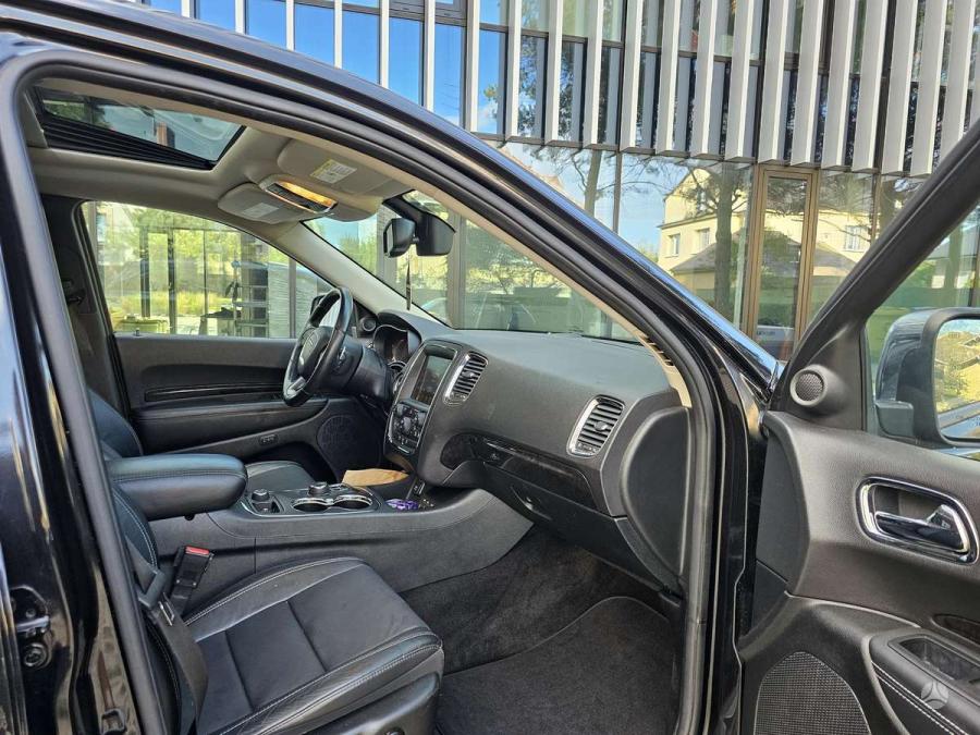 Black Dodge Durango 2015 in Kaunas, with an engine capacity of 5.65 L and mileage of 161 thousand km for 15500 €, photo 15 on AUTOMOTO.COM.LV