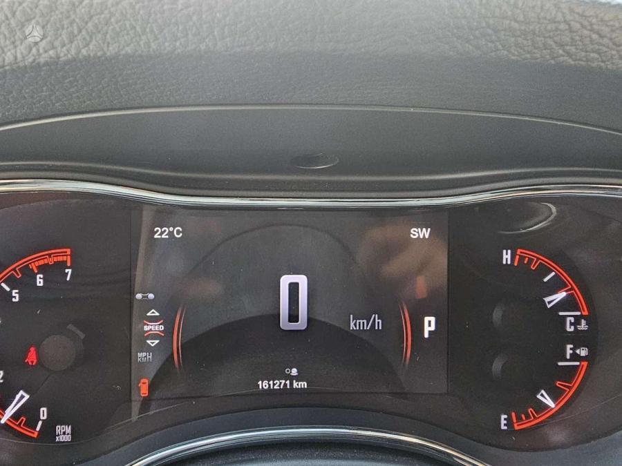 Black Dodge Durango 2015 in Kaunas, with an engine capacity of 5.65 L and mileage of 161 thousand km for 15500 €, photo 23 on AUTOMOTO.COM.LV