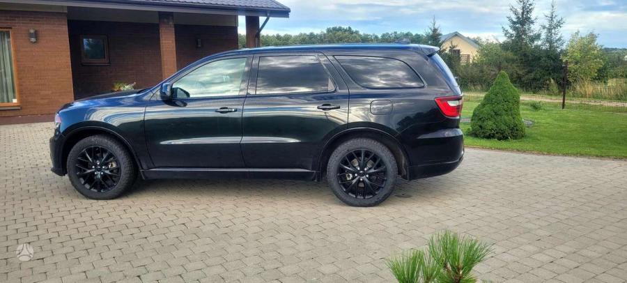 Black Dodge Durango 2015 in Alytus, with an engine capacity of 3.60 L and mileage of 291 thousand km for 8199 €, photo 13 on AUTOMOTO.COM.LV