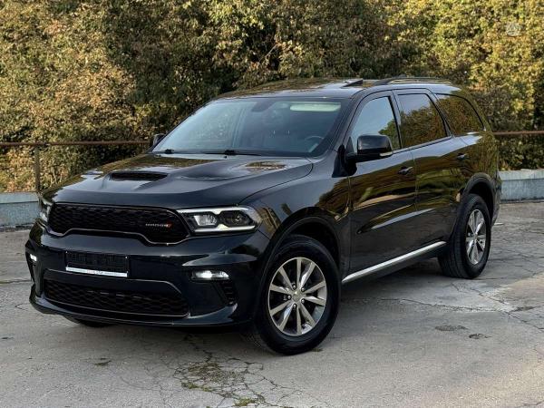 Black Dodge Durango 2015 in Vilnius, with an engine capacity of 3.60 L and mileage of 226 thousand km for 15800 €, photo 1 on AUTOMOTO.COM.LV
