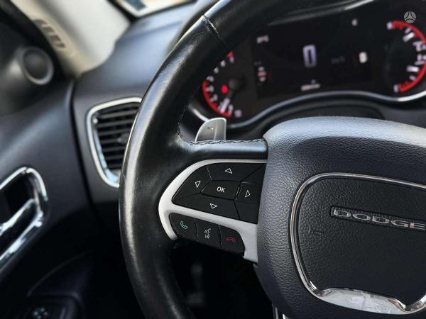 Black Dodge Durango 2015 in Vilnius, with an engine capacity of 3.60 L and mileage of 226 thousand km for 15800 €, photo 8 on AUTOMOTO.COM.LV