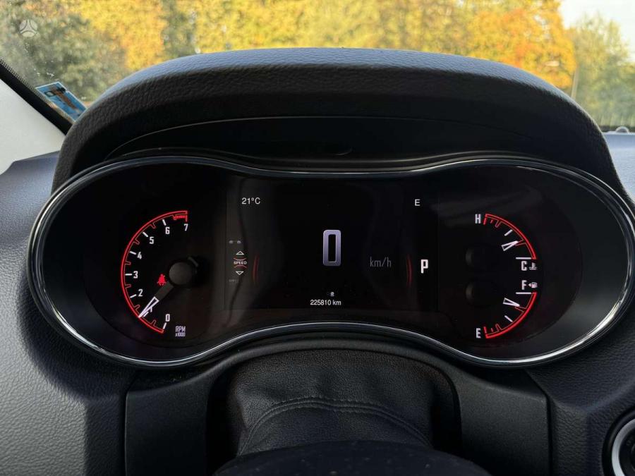 Melns Dodge Durango 2015 Viļņa, ar dzinēja tilpumu 3.60 L un nobraukumu 226 tūkst. km par 15800 €, foto 23 vietnē AUTOMOTO.COM.LV