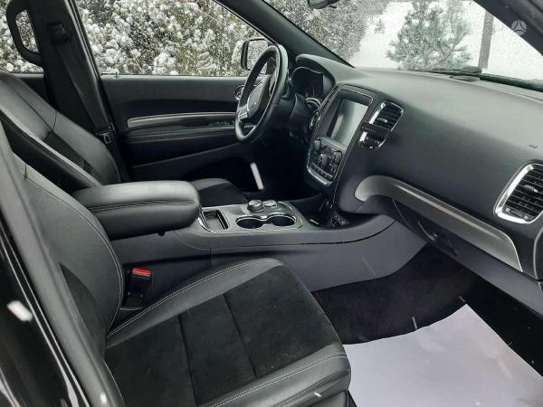 Black Dodge Durango 2016 in Kaunas, with an engine capacity of 3.60 L and mileage of 190 thousand km for 15700 €, photo 10 on AUTOMOTO.COM.LV