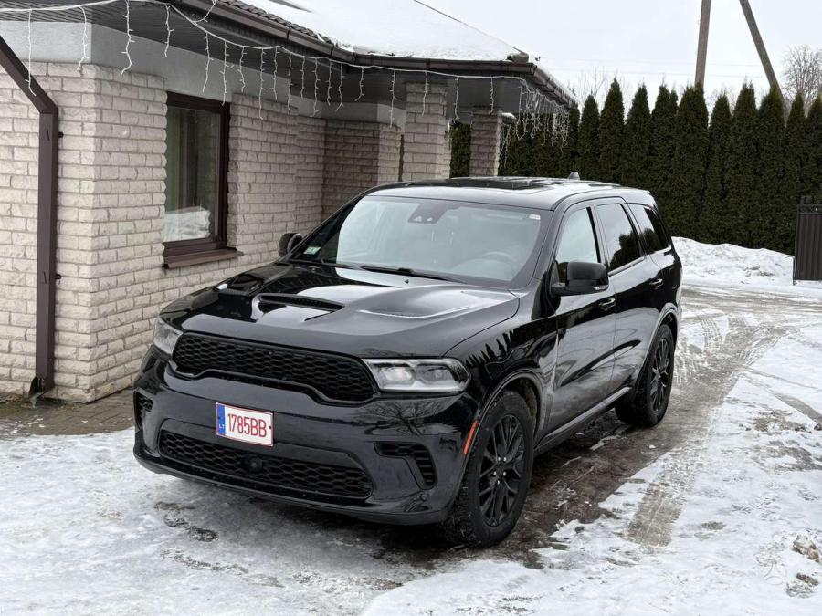 Black Dodge Durango 2016 in Alytus, with an engine capacity of 5.65 L and mileage of 165 thousand km for 19999 €, photo 2 on AUTOMOTO.COM.LV