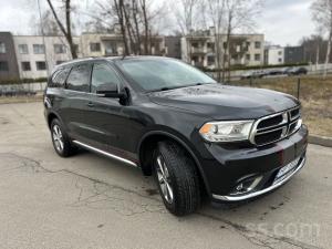 Black Dodge Durango 2016 in Riga, with an engine capacity of 3.60 L and mileage of 172 thousand km for 18990 €, photo 6 on AUTOMOTO.COM.LV
