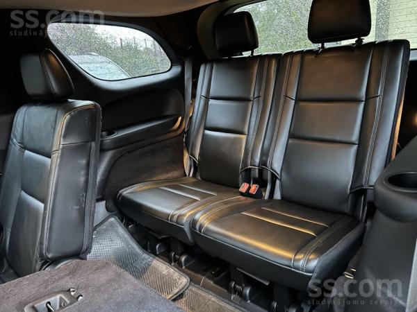 Black Dodge Durango 2016 in Riga, with an engine capacity of 3.60 L and mileage of 172 thousand km for 18990 €, photo 9 on AUTOMOTO.COM.LV