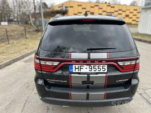 Black Dodge Durango 2016 in Riga, with an engine capacity of 3.60 L and mileage of 172 thousand km for 18990 €, photo 17 on AUTOMOTO.COM.LV