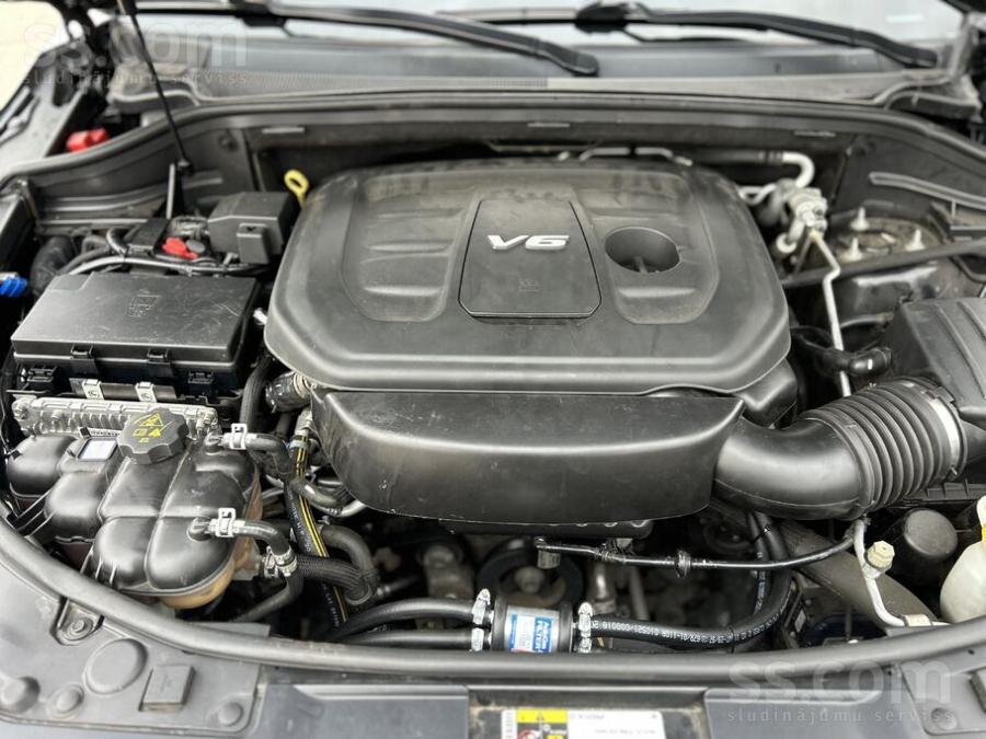 Black Dodge Durango 2016 in Riga, with an engine capacity of 3.60 L and mileage of 172 thousand km for 18990 €, photo 20 on AUTOMOTO.COM.LV