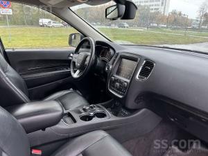 Black Dodge Durango 2016 in Riga, with an engine capacity of 3.60 L and mileage of 172 thousand km for 18990 €, photo 25 on AUTOMOTO.COM.LV