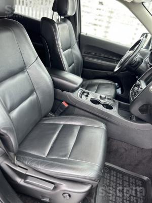 Black Dodge Durango 2016 in Riga, with an engine capacity of 3.60 L and mileage of 172 thousand km for 18990 €, photo 28 on AUTOMOTO.COM.LV