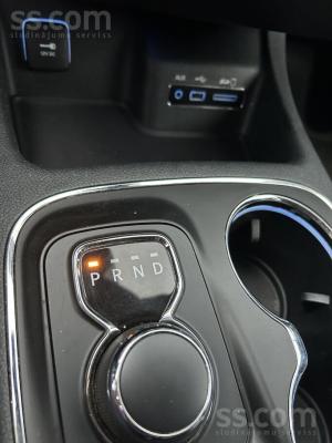 Black Dodge Durango 2016 in Riga, with an engine capacity of 3.60 L and mileage of 172 thousand km for 18990 €, photo 32 on AUTOMOTO.COM.LV
