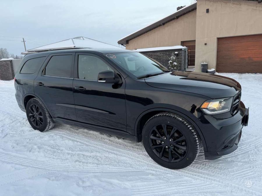 Black Dodge Durango 2017 in Siauliai, with an engine capacity of 3.60 L and mileage of 166 thousand km for 9000 €, photo 4 on AUTOMOTO.COM.LV