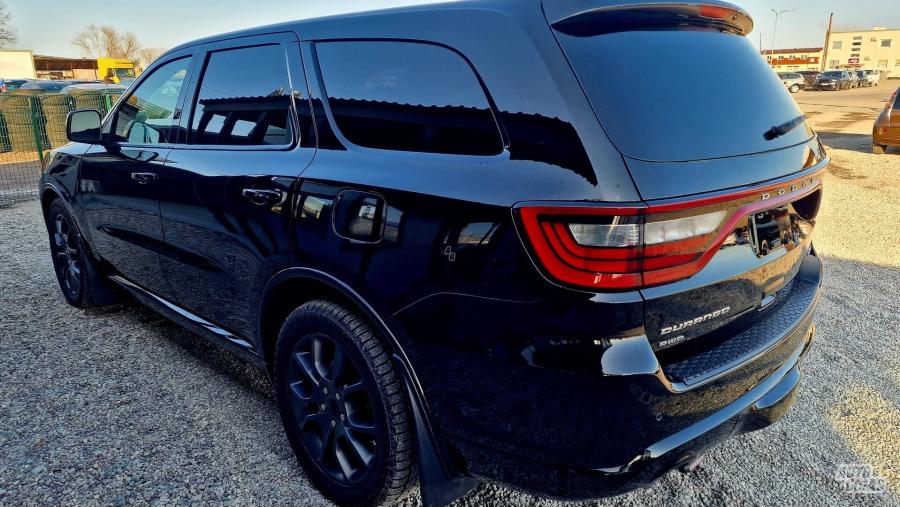 Black Dodge Durango 2017 in Kretinga, with an engine capacity of 5.70 L and mileage of 272 thousand km for 17499 €, photo 4 on AUTOMOTO.COM.LV