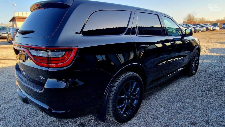 Black Dodge Durango 2017 in Kretinga, with an engine capacity of 5.70 L and mileage of 272 thousand km for 17499 €, photo 8 on AUTOMOTO.COM.LV