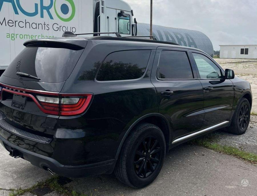 Black Dodge Durango 2017 in Klaipeda, with an engine capacity of 3.60 L and mileage of 260 thousand km for 12300 €, photo 6 on AUTOMOTO.COM.LV