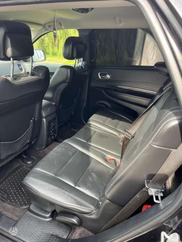 Black Dodge Durango 2017 in Klaipeda, with an engine capacity of 3.60 L and mileage of 260 thousand km for 12300 €, photo 9 on AUTOMOTO.COM.LV