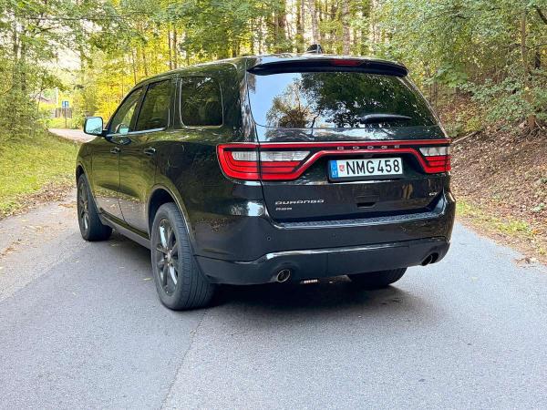 Додж Дюранго 2017 в Вильнюс на AUTOMOTO.COM.LV Черный Додж Дюранго 2017 в Вильнюс, объемом двигателя 3.60 л и пробегом 169 тыс. км за 18000 €, фото 6 на AUTOMOTO.COM.LV