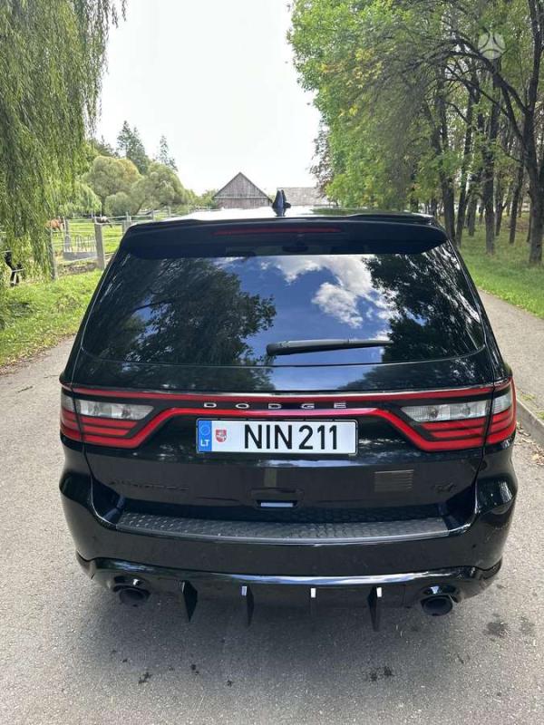 Black Dodge Durango 2017 in Siauliai, with an engine capacity of 5.65 L and mileage of 169 thousand km for 21800 €, photo 5 on AUTOMOTO.COM.LV