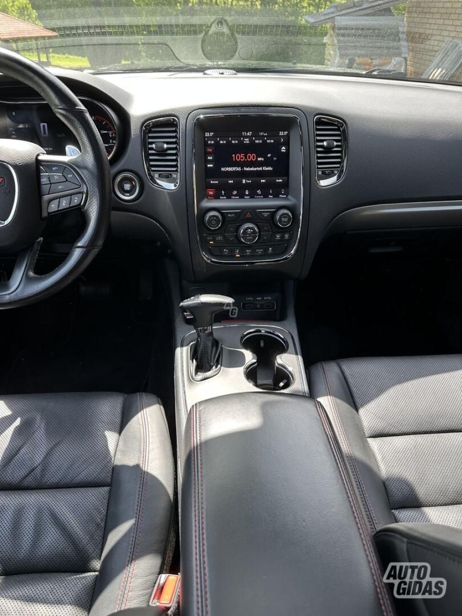 Black Dodge Durango 2018 in Utena, with an engine capacity of 5.70 L and mileage of 107 thousand km for 27700 €, photo 13 on AUTOMOTO.COM.LV