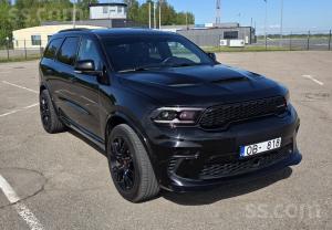 Black Dodge Durango 2018 in Liepaja, with an engine capacity of 5.70 L and mileage of 121 thousand km for 28000 €, photo 3 on AUTOMOTO.COM.LV