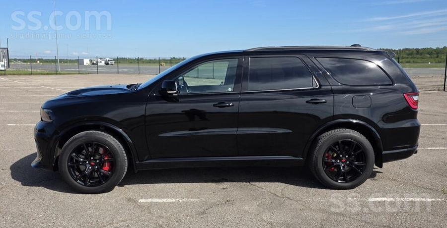 Black Dodge Durango 2018 in Liepaja, with an engine capacity of 5.70 L and mileage of 121 thousand km for 28000 €, photo 4 on AUTOMOTO.COM.LV