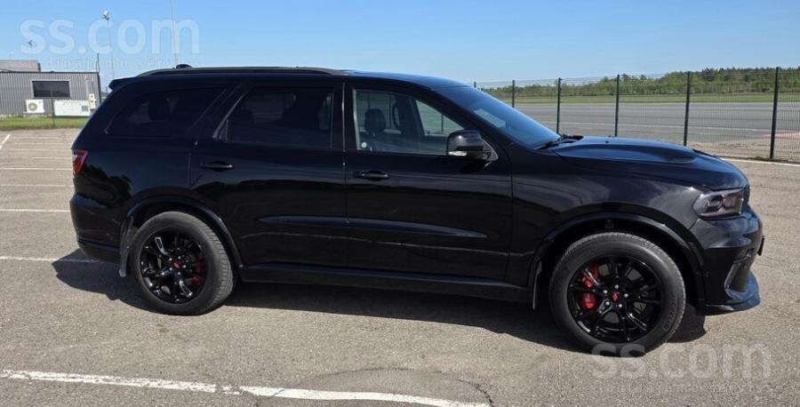 Black Dodge Durango 2018 in Liepaja, with an engine capacity of 5.70 L and mileage of 121 thousand km for 28000 €, photo 6 on AUTOMOTO.COM.LV