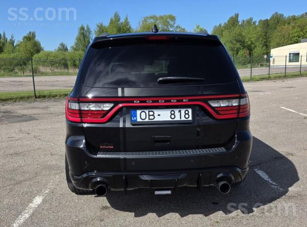 Black Dodge Durango 2018 in Liepaja, with an engine capacity of 5.70 L and mileage of 121 thousand km for 28000 €, photo 7 on AUTOMOTO.COM.LV