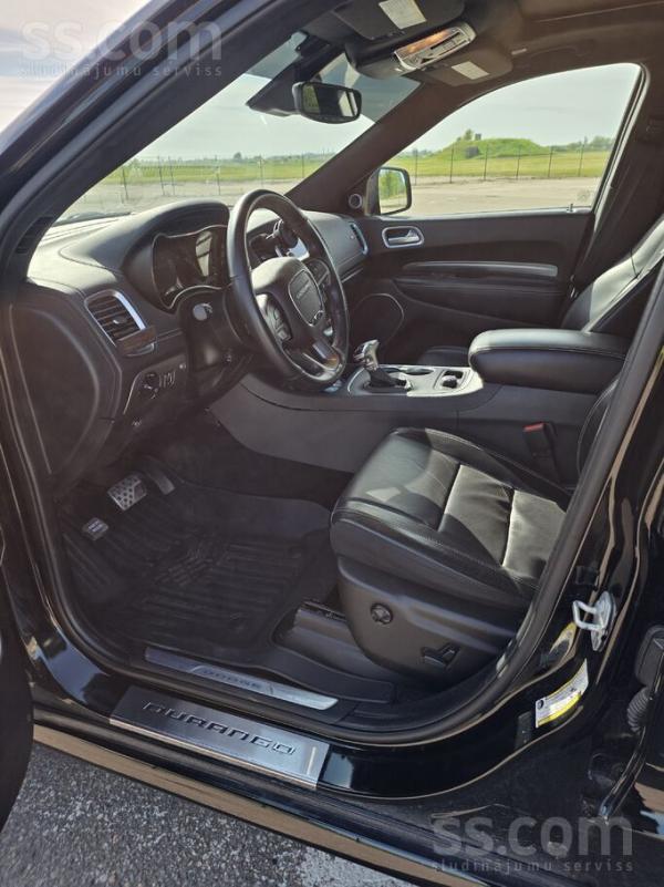 Black Dodge Durango 2018 in Liepaja, with an engine capacity of 5.70 L and mileage of 121 thousand km for 28000 €, photo 9 on AUTOMOTO.COM.LV
