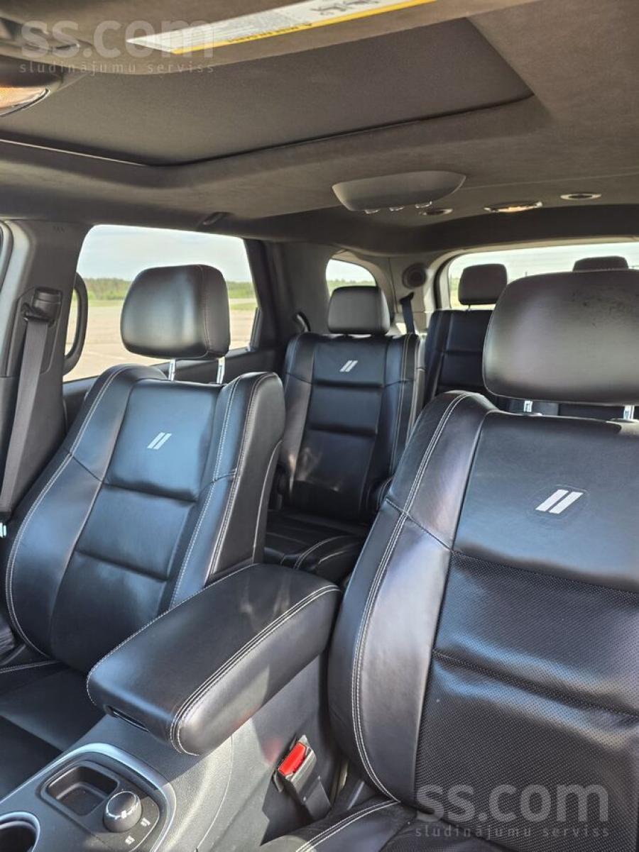 Black Dodge Durango 2018 in Liepaja, with an engine capacity of 5.70 L and mileage of 121 thousand km for 28000 €, photo 11 on AUTOMOTO.COM.LV