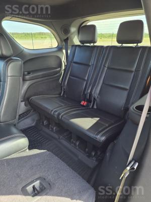 Black Dodge Durango 2018 in Liepaja, with an engine capacity of 5.70 L and mileage of 121 thousand km for 28000 €, photo 13 on AUTOMOTO.COM.LV