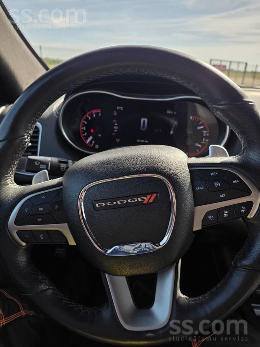 Black Dodge Durango 2018 in Liepaja, with an engine capacity of 5.70 L and mileage of 121 thousand km for 28000 €, photo 14 on AUTOMOTO.COM.LV