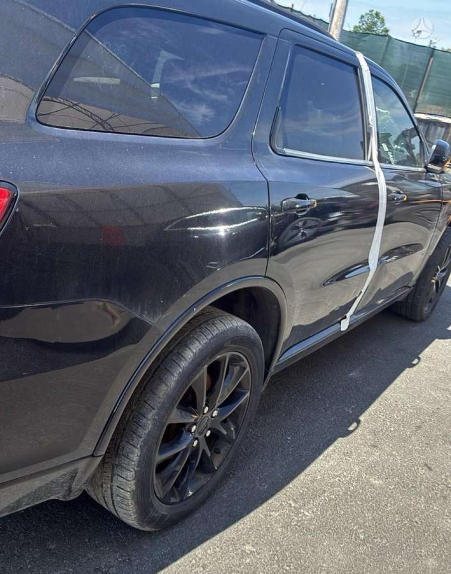 Black Dodge Durango 2018 in Siauliai, with an engine capacity of 3.60 L and mileage of 171 thousand km for 10800 €, photo 4 on AUTOMOTO.COM.LV