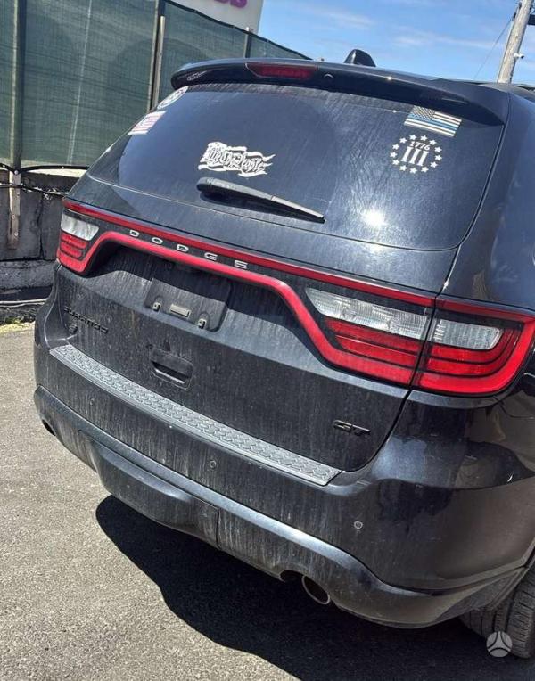 Black Dodge Durango 2018 in Siauliai, with an engine capacity of 3.60 L and mileage of 171 thousand km for 10800 €, photo 4 on AUTOMOTO.COM.LV